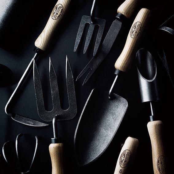 DeWit English Spade - T Bar Handle with Steps – Accoutrement